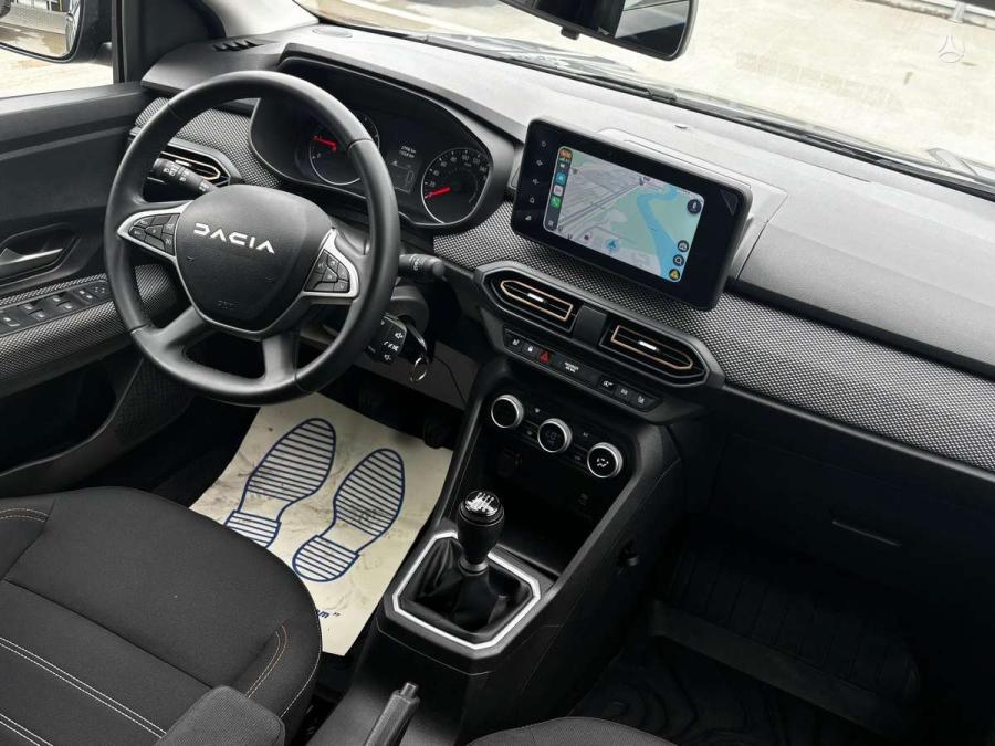 Grey Dacia Sandero 2024 in Vilnius, with an engine capacity of 1.00 L and mileage of 30 thousand km for 13500 €, photo 12 on AUTOMOTO.COM.LV