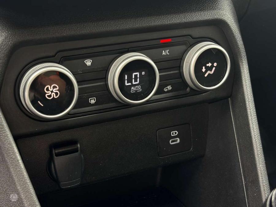 Grey Dacia Sandero 2024 in Vilnius, with an engine capacity of 1.00 L and mileage of 30 thousand km for 13500 €, photo 16 on AUTOMOTO.COM.LV