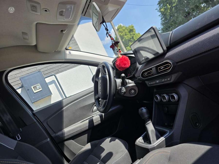 Pelēks Dacia Sandero 2024 Jonava, ar dzinēja tilpumu 1.00 L un nobraukumu 25 tūkst. km par 13500 €, foto 6 vietnē AUTOMOTO.COM.LV