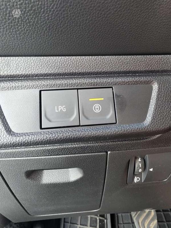 Grey Dacia Sandero 2024 in Jonava, with an engine capacity of 1.00 L and mileage of 25 thousand km for 13500 €, photo 7 on AUTOMOTO.COM.LV