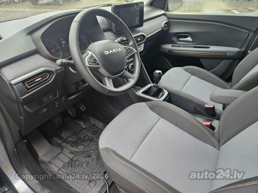 Pelēks Dacia Sandero 2025 Tartu, ar dzinēja tilpumu 1.00 L un nobraukumu 4 tūkst. km par 18990 €, foto 8 vietnē AUTOMOTO.COM.LV
