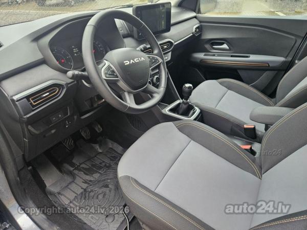 Grey Dacia Sandero 2025 in Tartu, with an engine capacity of 1.00 L and mileage of 4 thousand km for 17990 €, photo 7 on AUTOMOTO.COM.LV