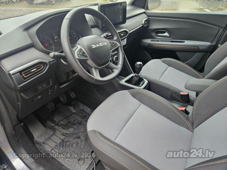 Pelēks Dacia Sandero 2025 Tartu, ar dzinēja tilpumu 1.00 L un nobraukumu 4 tūkst. km par 17990 €, foto 8 vietnē AUTOMOTO.COM.LV
