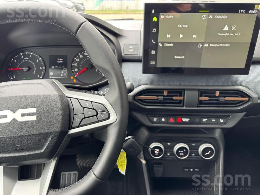 Grey Dacia Sandero 2026 in Liepaja, with an engine capacity of 1.20 L and mileage of 7 thousand km for 19940 €, photo 17 on AUTOMOTO.COM.LV