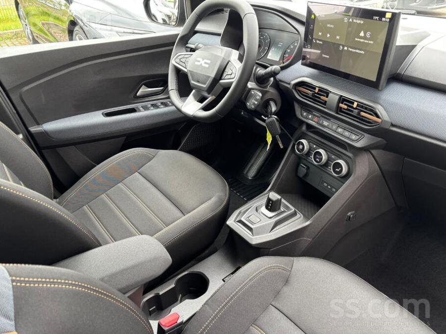 Grey Dacia Sandero 2026 in Liepaja, with an engine capacity of 1.20 L and mileage of 7 thousand km for 19940 €, photo 20 on AUTOMOTO.COM.LV