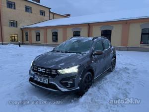 Grey Dacia Sandero 2025 in Tallinn, with an engine capacity of 1.00 L and mileage of 24 thousand km for 18490 €, photo 2 on AUTOMOTO.COM.LV