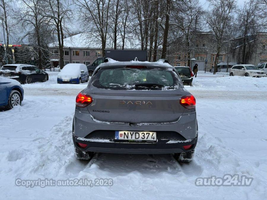 Grey Dacia Sandero 2025 in Tallinn, with an engine capacity of 1.00 L and mileage of 24 thousand km for 18490 €, photo 4 on AUTOMOTO.COM.LV