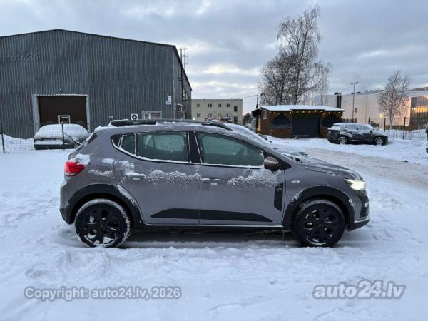 Grey Dacia Sandero 2025 in Tallinn, with an engine capacity of 1.00 L and mileage of 24 thousand km for 18490 €, photo 5 on AUTOMOTO.COM.LV