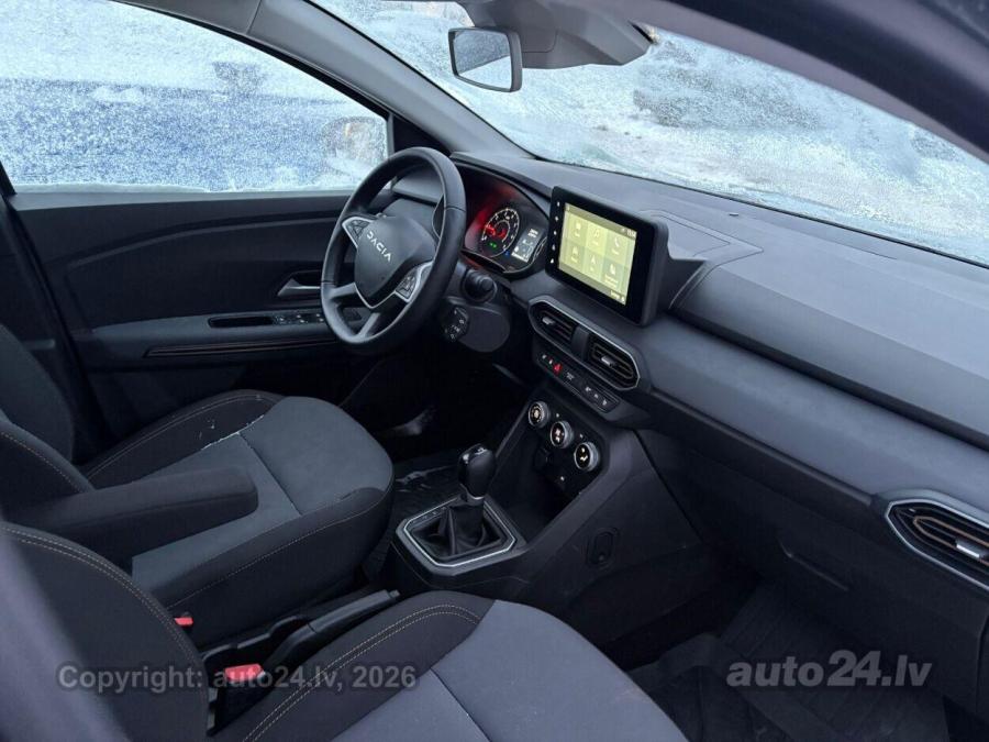 Grey Dacia Sandero 2025 in Tallinn, with an engine capacity of 1.00 L and mileage of 24 thousand km for 18490 €, photo 7 on AUTOMOTO.COM.LV