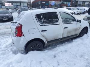 Dacia Sandero 2011 in Vilnius, with an engine capacity of 1.20 L and mileage of 250 thousand km for 350 €, photo 5 on AUTOMOTO.COM.LV