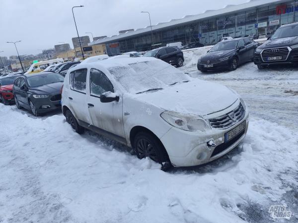 Dacia Sandero 2012 in Vilnius, with an engine capacity of 1.20 L and mileage of 250 thousand km for 380 €, photo 5 on AUTOMOTO.COM.LV
