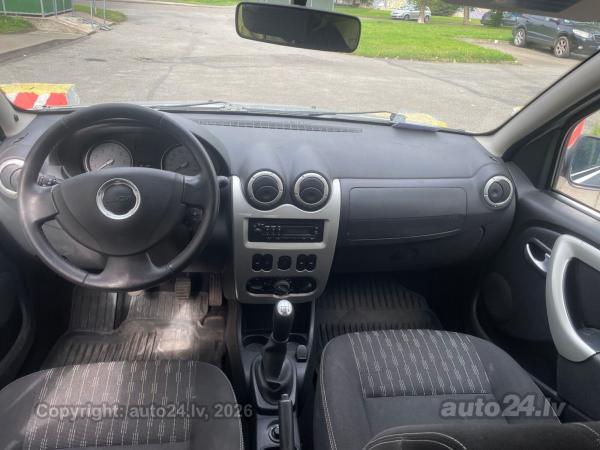 Dacia Sandero 2012 in Narva, with an engine capacity of 1.10 L and mileage of 51 thousand km for 3000 €, photo 3 on AUTOMOTO.COM.LV