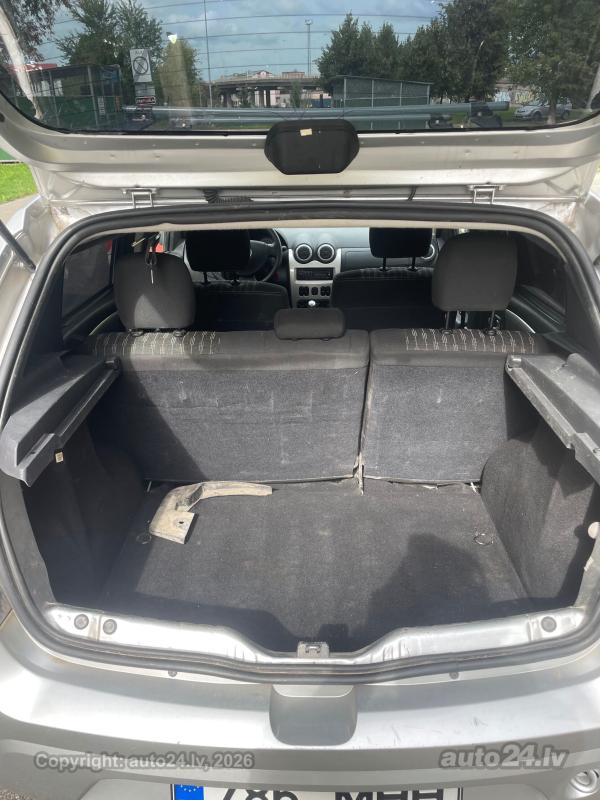 Dacia Sandero 2012 in Narva, with an engine capacity of 1.10 L and mileage of 51 thousand km for 3000 €, photo 7 on AUTOMOTO.COM.LV