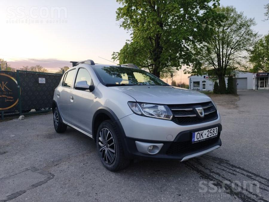 Dacia Sandero 2015 in Cesis, with an engine capacity of 1.50 L and mileage of 0 thousand km for 5350 €, photo 4 on AUTOMOTO.COM.LV