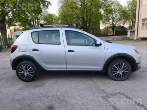 Dacia Sandero 2015 in Cesis, with an engine capacity of 1.50 L and mileage of 0 thousand km for 5350 €, photo 6 on AUTOMOTO.COM.LV