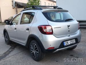 Dacia Sandero 2015 in Cesis, with an engine capacity of 1.50 L and mileage of 0 thousand km for 5350 €, photo 7 on AUTOMOTO.COM.LV
