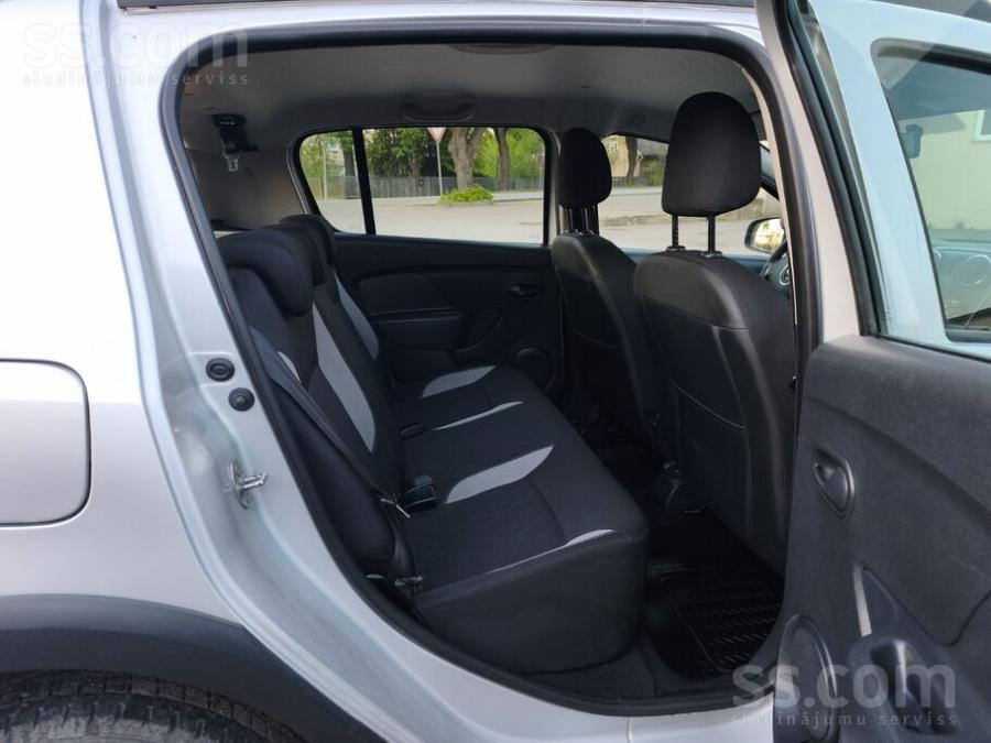 Dacia Sandero 2015 in Cesis, with an engine capacity of 1.50 L and mileage of 0 thousand km for 5350 €, photo 17 on AUTOMOTO.COM.LV