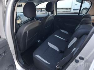 Dacia Sandero 2015 in Cesis, with an engine capacity of 1.50 L and mileage of 0 thousand km for 5350 €, photo 18 on AUTOMOTO.COM.LV