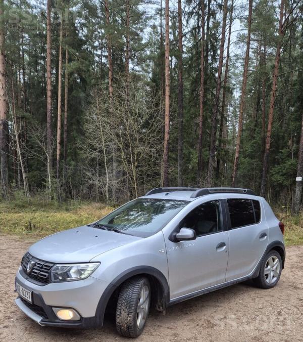 Dacia Sandero 2017 in Jelgava, with an engine capacity of 0.90 L and mileage of 169 thousand km for 5489 €, photo 1 on AUTOMOTO.COM.LV