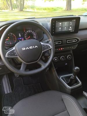 Dacia Sandero 2023 in Marijampole, with an engine capacity of 1.00 L and mileage of 6 thousand km for 10500 €, photo 12 on AUTOMOTO.COM.LV