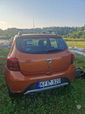 Orange Dacia Sandero 2018 in Vilnius, with an engine capacity of 0.90 L and mileage of 48 thousand km for 6000 €, photo 4 on AUTOMOTO.COM.LV