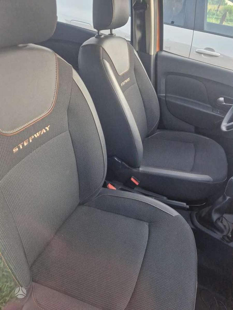 Orange Dacia Sandero 2018 in Vilnius, with an engine capacity of 0.90 L and mileage of 48 thousand km for 6000 €, photo 5 on AUTOMOTO.COM.LV
