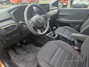 Orange Dacia Sandero 2021 in Tartu, with an engine capacity of 1.00 L and mileage of 61 thousand km for 9990 €, photo 8 on AUTOMOTO.COM.LV