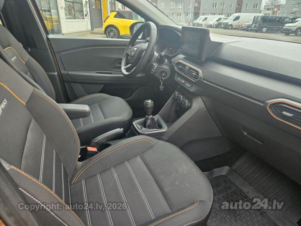 Orange Dacia Sandero 2021 in Tartu, with an engine capacity of 1.00 L and mileage of 61 thousand km for 9990 €, photo 9 on AUTOMOTO.COM.LV