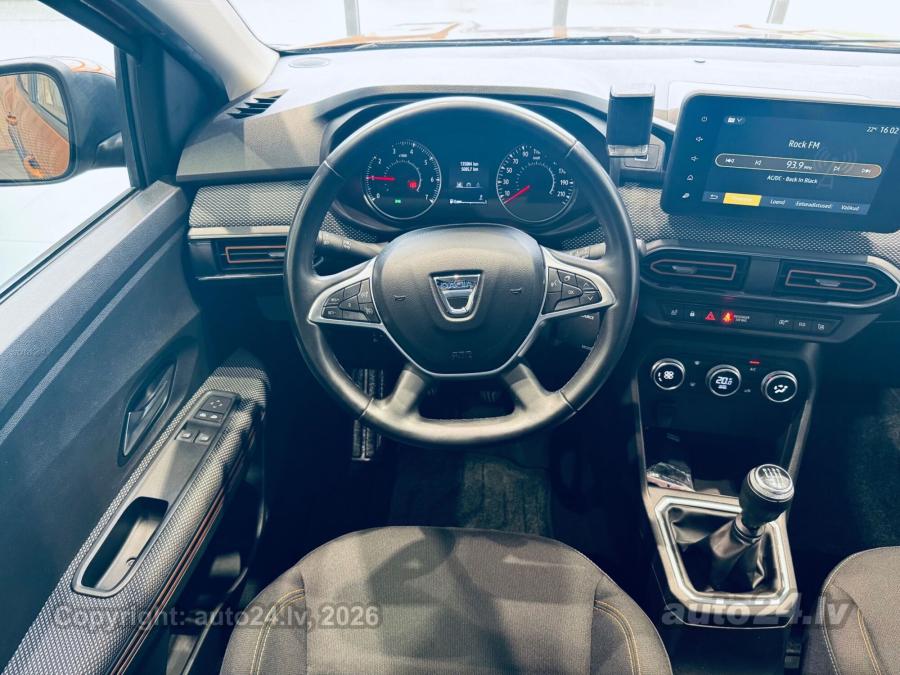Orange Dacia Sandero 2021 in Parnu, with an engine capacity of 1.00 L and mileage of 135 thousand km for 8900 €, photo 5 on AUTOMOTO.COM.LV