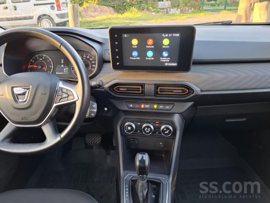 Orange Dacia Sandero 2021 in Jelgava, with an engine capacity of 1.00 L and mileage of 75 thousand km for 9000 €, photo 5 on AUTOMOTO.COM.LV