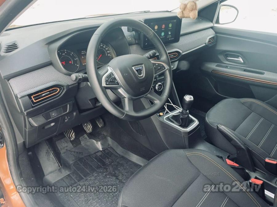 Oranžs Dacia Sandero 2022 Tallina, ar dzinēja tilpumu 1.00 L un nobraukumu 10 tūkst. km par 12900 €, foto 7 vietnē AUTOMOTO.COM.LV