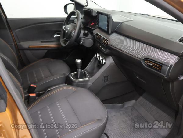 Orange Dacia Sandero 2022 in Tallinn, with an engine capacity of 1.00 L and mileage of 62 thousand km for 11900 €, photo 8 on AUTOMOTO.COM.LV