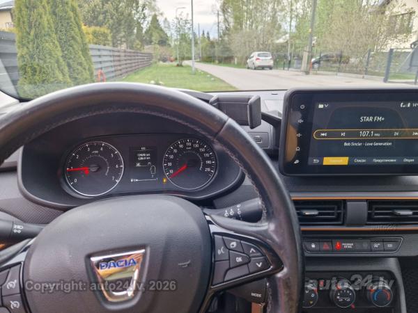 Orange Dacia Sandero 2022 in Tallinn, with an engine capacity of 1.00 L and mileage of 140 thousand km for 7500 €, photo 7 on AUTOMOTO.COM.LV