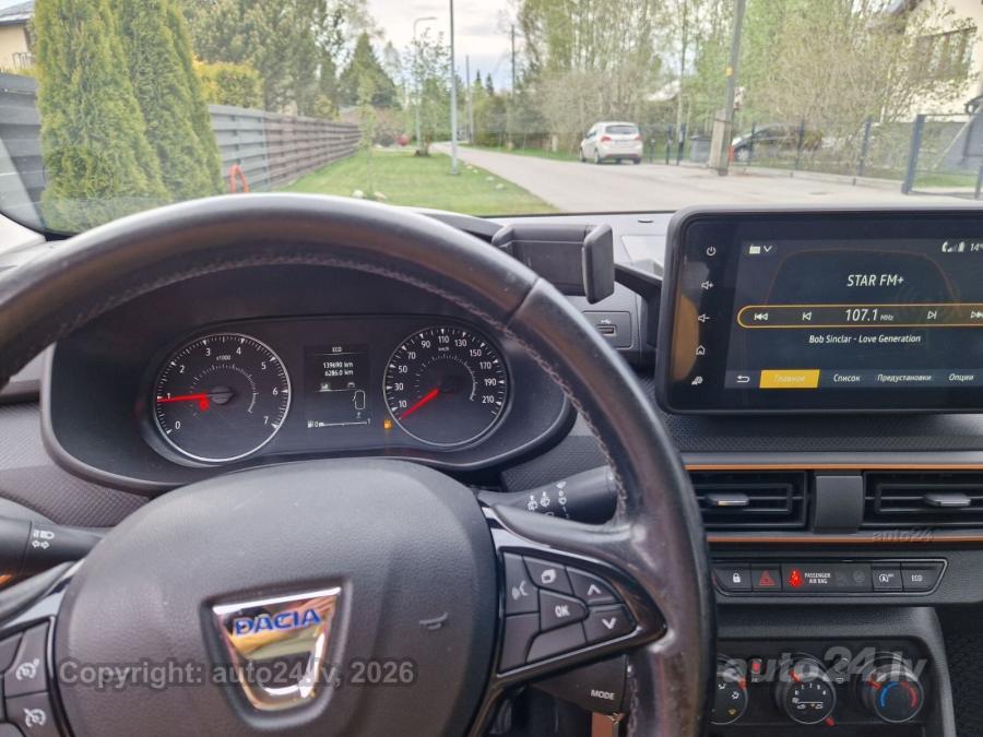Orange Dacia Sandero 2022 in Tallinn, with an engine capacity of 1.00 L and mileage of 140 thousand km for 7500 €, photo 8 on AUTOMOTO.COM.LV
