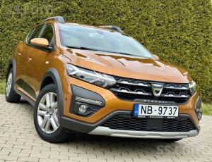 Orange Dacia Sandero 2022 in Riga, with an engine capacity of 1.00 L and mileage of 81 thousand km for 11990 €, photo  on AUTOMOTO.COM.LV