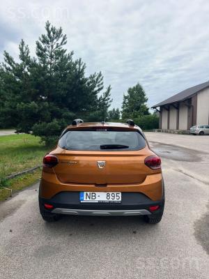 Orange Dacia Sandero 2022 in Jekabpils, with an engine capacity of 1.00 L and mileage of 55 thousand km for 11500 €, photo 4 on AUTOMOTO.COM.LV
