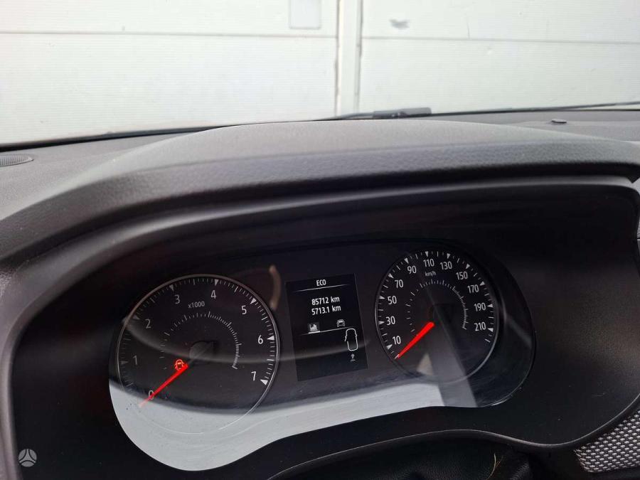 Orange Dacia Sandero 2022 in Panevezys, with an engine capacity of 1.00 L and mileage of 86 thousand km for 10500 €, photo 7 on AUTOMOTO.COM.LV
