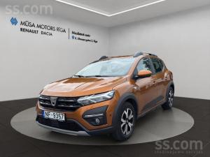 Orange Dacia Sandero 2022 in Riga, with an engine capacity of 1.00 L and mileage of 34 thousand km for 12295 €, photo 4 on AUTOMOTO.COM.LV