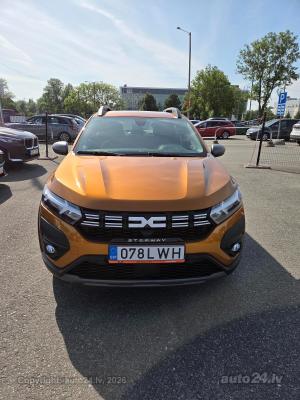 Oranžs Dacia Sandero 2023 Tallina, ar dzinēja tilpumu 1.00 L un nobraukumu 25 tūkst. km par 15700 €, foto  vietnē AUTOMOTO.COM.LV