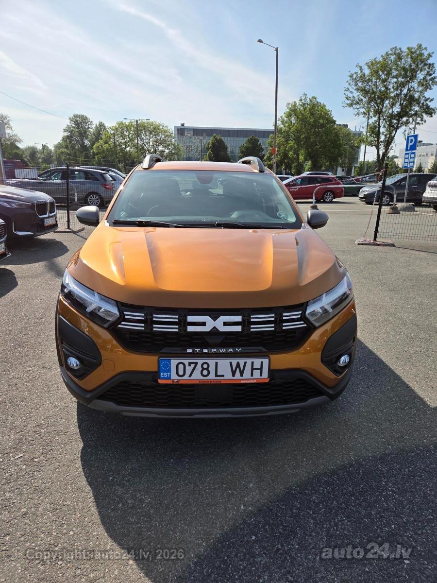 Oranžs Dacia Sandero 2023 Tallina, ar dzinēja tilpumu 1.00 L un nobraukumu 25 tūkst. km par 15700 €, foto 1 vietnē AUTOMOTO.COM.LV