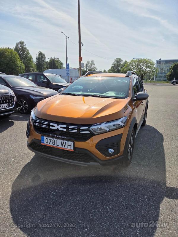 Orange Dacia Sandero 2023 in Tallinn, with an engine capacity of 1.00 L and mileage of 25 thousand km for 15700 €, photo 3 on AUTOMOTO.COM.LV