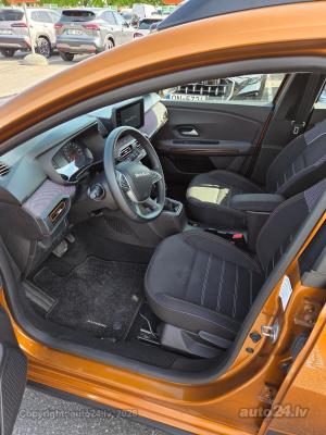Oranžs Dacia Sandero 2023 Tallina, ar dzinēja tilpumu 1.00 L un nobraukumu 25 tūkst. km par 15700 €, foto 9 vietnē AUTOMOTO.COM.LV