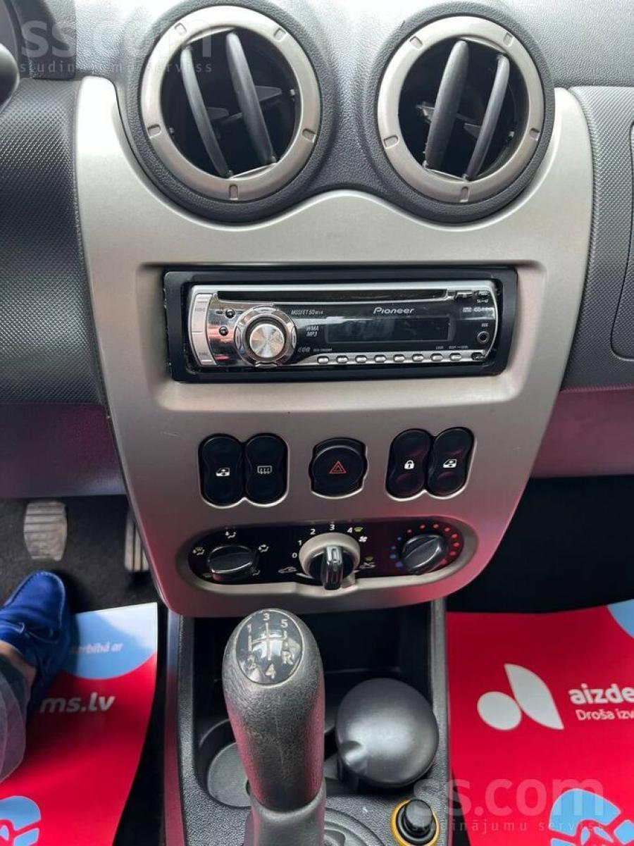 Red Dacia Sandero 2010 in Talsi, with an engine capacity of 1.60 L and mileage of 189 thousand km for 6370 €, photo 11 on AUTOMOTO.COM.LV