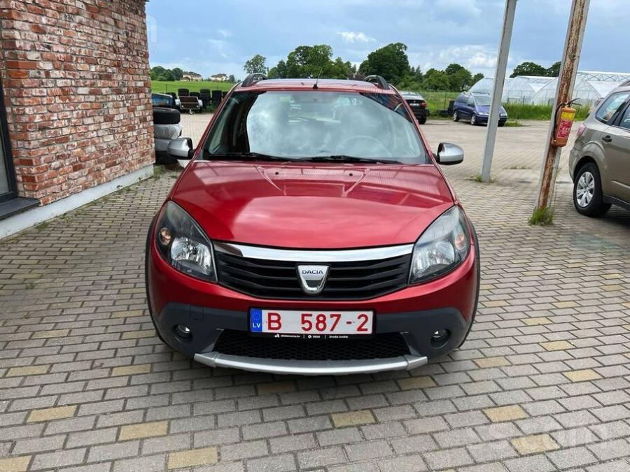 Sarkans Dacia Sandero 2010 Talsi, ar dzinēja tilpumu 1.60 L un nobraukumu 189 tūkst. km par 6370 €, foto 3 vietnē AUTOMOTO.COM.LV