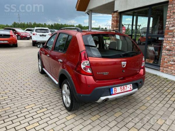 Sarkans Dacia Sandero 2010 Talsi, ar dzinēja tilpumu 1.60 L un nobraukumu 189 tūkst. km par 6370 €, foto 5 vietnē AUTOMOTO.COM.LV