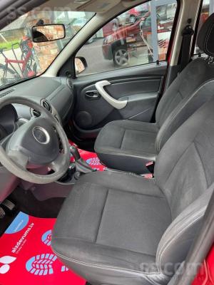 Sarkans Dacia Sandero 2010 Talsi, ar dzinēja tilpumu 1.60 L un nobraukumu 189 tūkst. km par 6370 €, foto 10 vietnē AUTOMOTO.COM.LV