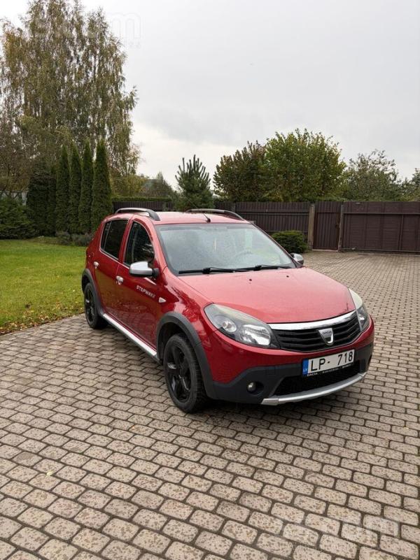 Sarkans Dacia Sandero 2010 Ventspils, ar dzinēja tilpumu 1.50 L un nobraukumu 237 tūkst. km par 3200 €, foto 1 vietnē AUTOMOTO.COM.LV
