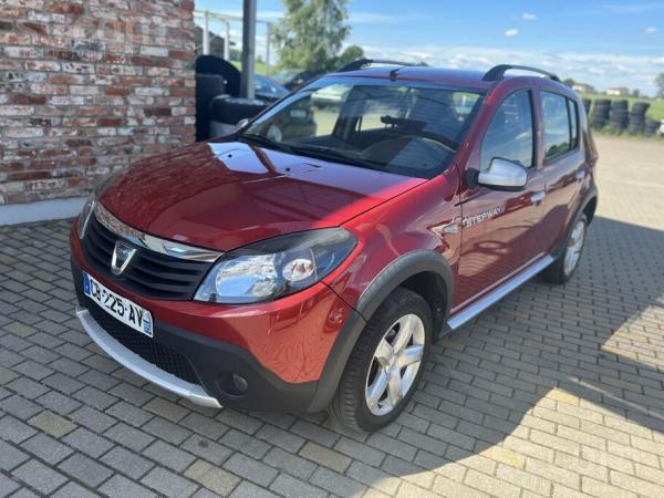 Sarkans Dacia Sandero 2012 Talsi, ar dzinēja tilpumu 1.50 L un nobraukumu 203 tūkst. km par 6770 €, foto 1 vietnē AUTOMOTO.COM.LV