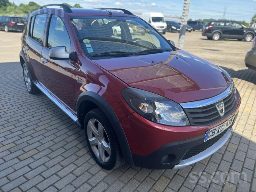 Sarkans Dacia Sandero 2012 Talsi, ar dzinēja tilpumu 1.50 L un nobraukumu 203 tūkst. km par 6770 €, foto 3 vietnē AUTOMOTO.COM.LV