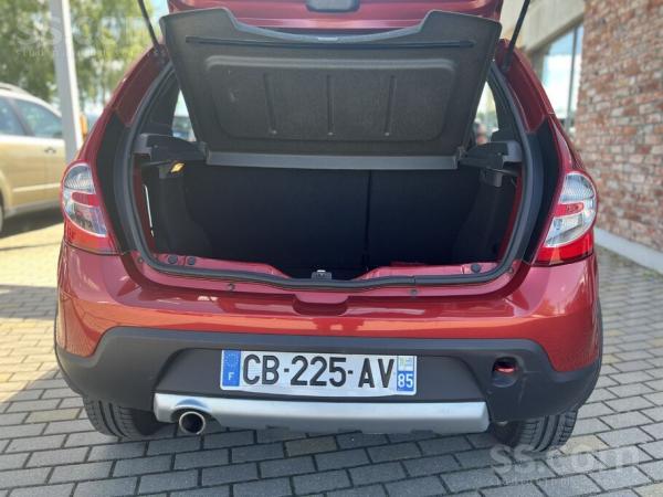 Sarkans Dacia Sandero 2012 Talsi, ar dzinēja tilpumu 1.50 L un nobraukumu 203 tūkst. km par 6770 €, foto 7 vietnē AUTOMOTO.COM.LV